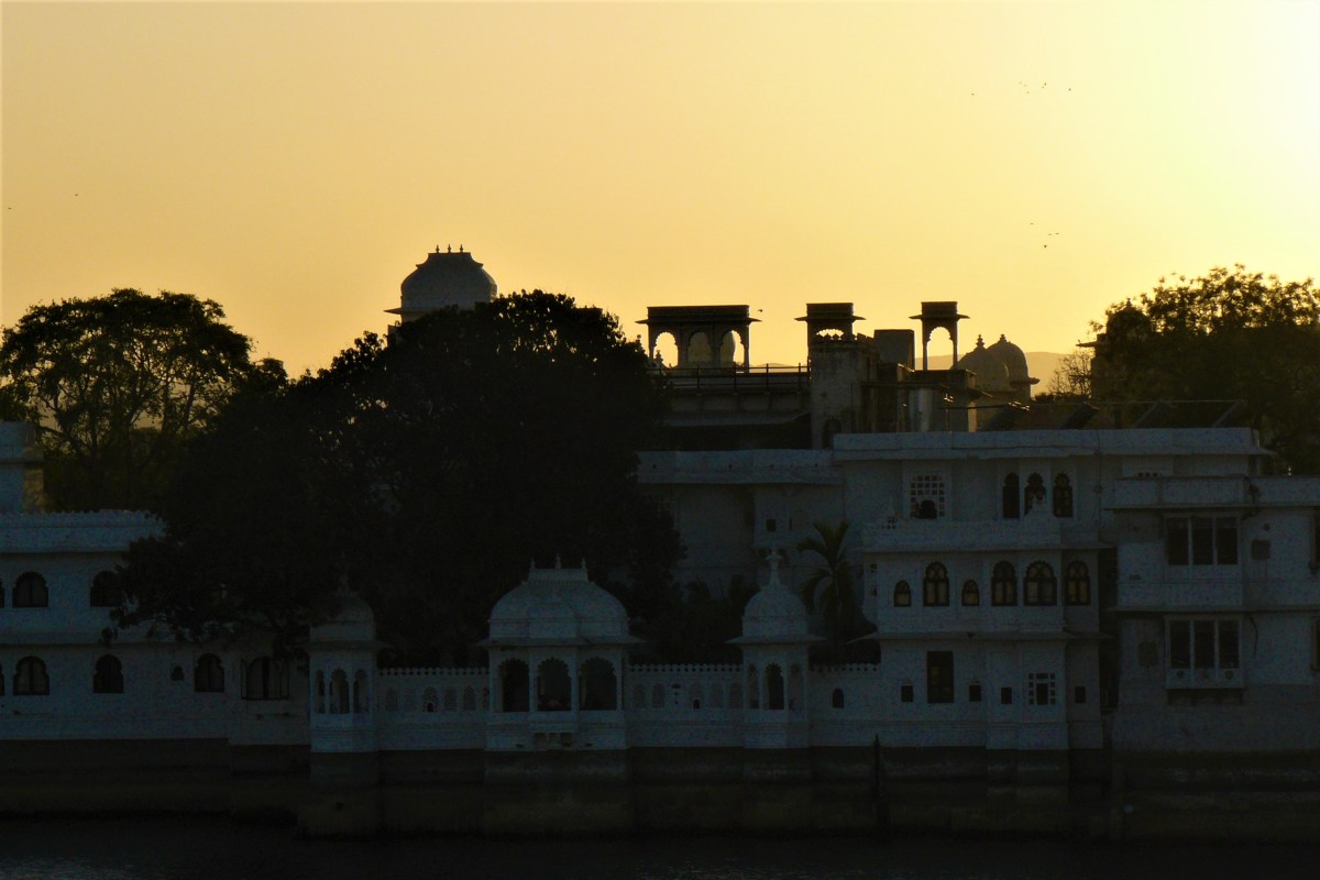 The calm and chaos of India’s White City: Udaipur – Letters from Lou